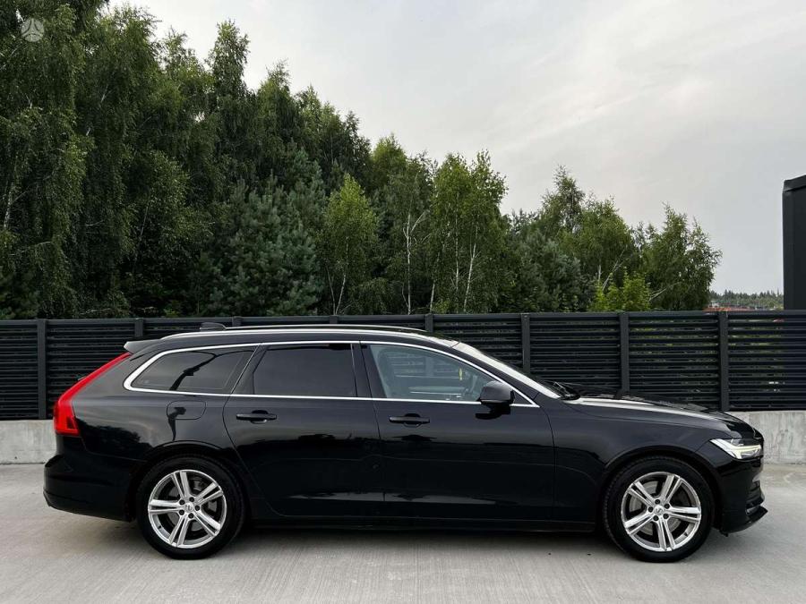 Melns Volvo V90 2019 Viļņa, ar dzinēja tilpumu 1.99 L un nobraukumu 500 tūkst. km par 8300 €, foto 8 vietnē AUTOMOTO.COM.LV