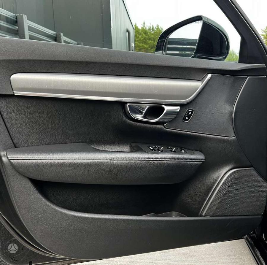 Melns Volvo V90 2019 Viļņa, ar dzinēja tilpumu 1.99 L un nobraukumu 500 tūkst. km par 8300 €, foto 12 vietnē AUTOMOTO.COM.LV
