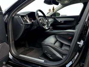 Melns Volvo V90 2019 Viļņa, ar dzinēja tilpumu 1.99 L un nobraukumu 500 tūkst. km par 8300 €, foto 16 vietnē AUTOMOTO.COM.LV