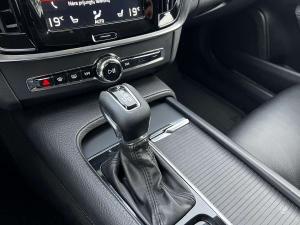 Melns Volvo V90 2019 Viļņa, ar dzinēja tilpumu 1.99 L un nobraukumu 500 tūkst. km par 8300 €, foto 23 vietnē AUTOMOTO.COM.LV