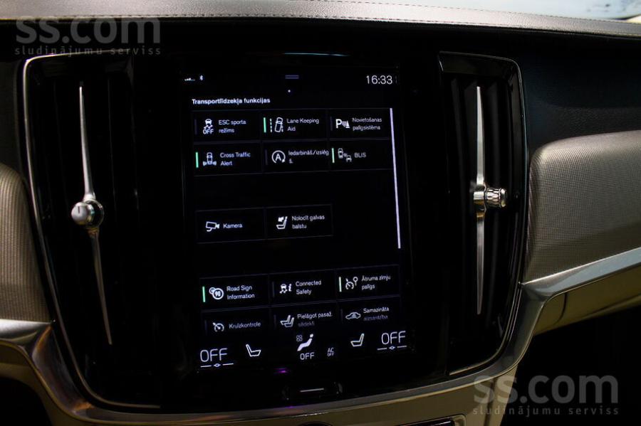 Black Volvo V90 2019 in Riga, with an engine capacity of 2.00 L and mileage of 206 thousand km for 21900 €, photo 18 on AUTOMOTO.COM.LV