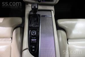 Black Volvo V90 2019 in Riga, with an engine capacity of 2.00 L and mileage of 206 thousand km for 21900 €, photo 22 on AUTOMOTO.COM.LV