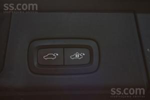 Black Volvo V90 2019 in Riga, with an engine capacity of 2.00 L and mileage of 206 thousand km for 21900 €, photo 34 on AUTOMOTO.COM.LV