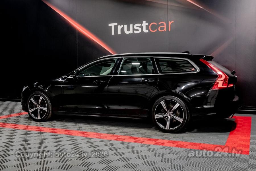 Black Volvo V90 2019 in Parnu, with an engine capacity of 2.00 L and mileage of 175 thousand km for 17990 €, photo 8 on AUTOMOTO.COM.LV