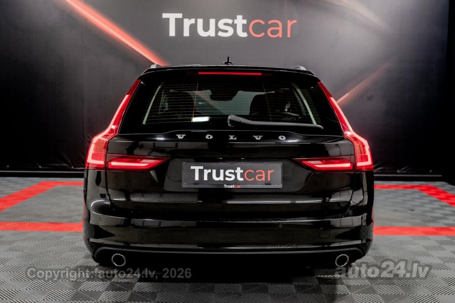 Black Volvo V90 2019 in Parnu, with an engine capacity of 2.00 L and mileage of 175 thousand km for 17990 €, photo 11 on AUTOMOTO.COM.LV