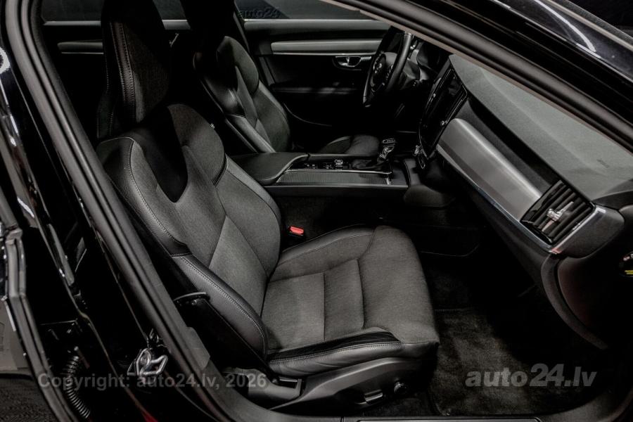 Black Volvo V90 2019 in Parnu, with an engine capacity of 2.00 L and mileage of 175 thousand km for 17990 €, photo 13 on AUTOMOTO.COM.LV