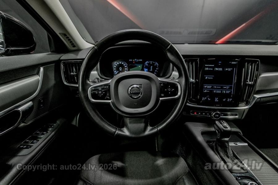 Black Volvo V90 2019 in Parnu, with an engine capacity of 2.00 L and mileage of 175 thousand km for 17990 €, photo 18 on AUTOMOTO.COM.LV