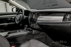 Black Volvo V90 2019 in Parnu, with an engine capacity of 2.00 L and mileage of 175 thousand km for 17990 €, photo 22 on AUTOMOTO.COM.LV
