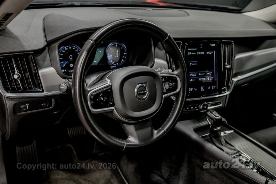 Black Volvo V90 2019 in Parnu, with an engine capacity of 2.00 L and mileage of 175 thousand km for 17990 €, photo 23 on AUTOMOTO.COM.LV