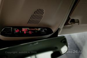 Black Volvo V90 2019 in Parnu, with an engine capacity of 2.00 L and mileage of 175 thousand km for 17990 €, photo 24 on AUTOMOTO.COM.LV