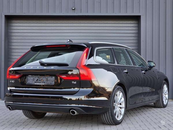 Melns Volvo V90 2019 Kauņa, ar dzinēja tilpumu 2.00 L un nobraukumu 270 tūkst. km par 15999 €, foto 3 vietnē AUTOMOTO.COM.LV
