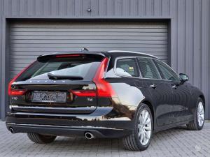 Black Volvo V90 2019 in Kaunas, with an engine capacity of 2.00 L and mileage of 270 thousand km for 15999 €, photo 4 on AUTOMOTO.COM.LV