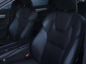 Black Volvo V90 2019 in Kaunas, with an engine capacity of 2.00 L and mileage of 270 thousand km for 15999 €, photo 10 on AUTOMOTO.COM.LV