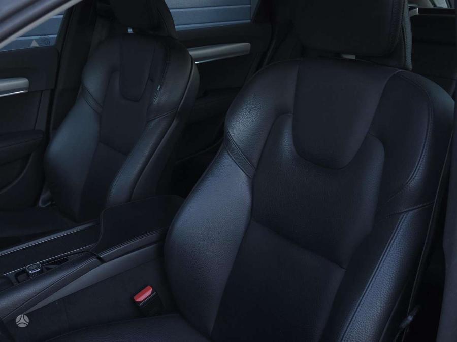 Black Volvo V90 2019 in Kaunas, with an engine capacity of 2.00 L and mileage of 270 thousand km for 15999 €, photo 10 on AUTOMOTO.COM.LV