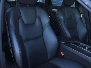 Black Volvo V90 2019 in Kaunas, with an engine capacity of 2.00 L and mileage of 270 thousand km for 15999 €, photo 13 on AUTOMOTO.COM.LV