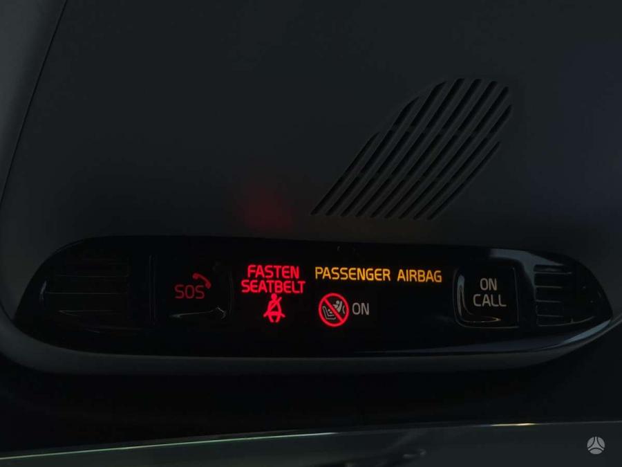 Black Volvo V90 2019 in Kaunas, with an engine capacity of 2.00 L and mileage of 270 thousand km for 15999 €, photo 24 on AUTOMOTO.COM.LV