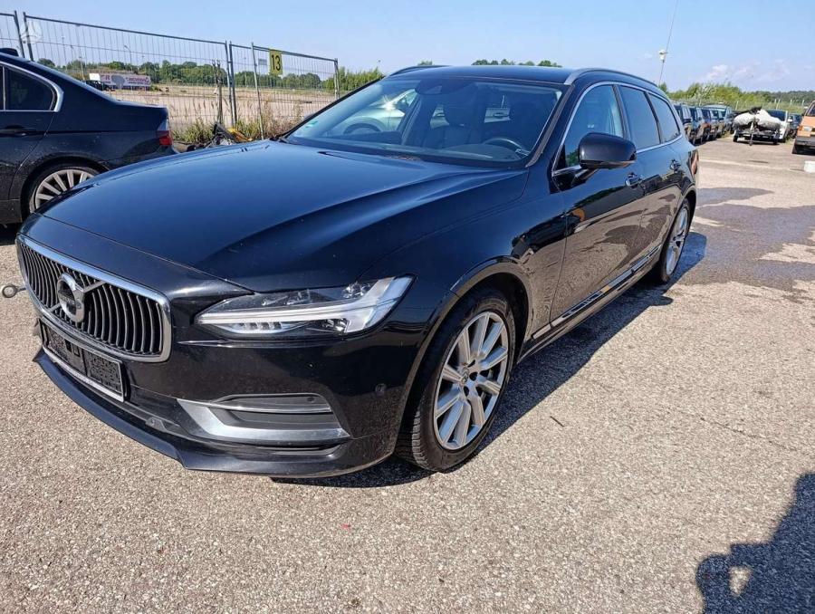 Black Volvo V90 2019 in Marijampole, with an engine capacity of 1.97 L and mileage of 257 thousand km for 8700 €, photo 5 on AUTOMOTO.COM.LV