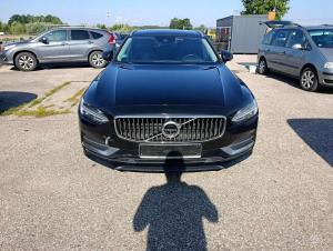 Black Volvo V90 2019 in Marijampole, with an engine capacity of 1.97 L and mileage of 257 thousand km for 8700 €, photo 13 on AUTOMOTO.COM.LV