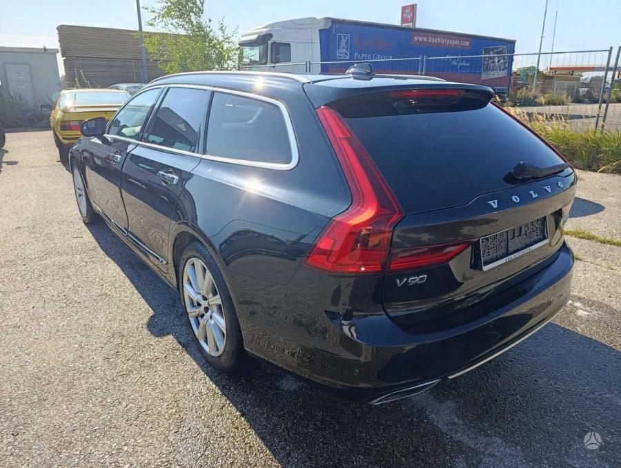 Black Volvo V90 2019 in Marijampole, with an engine capacity of 1.97 L and mileage of 257 thousand km for 8700 €, photo 20 on AUTOMOTO.COM.LV