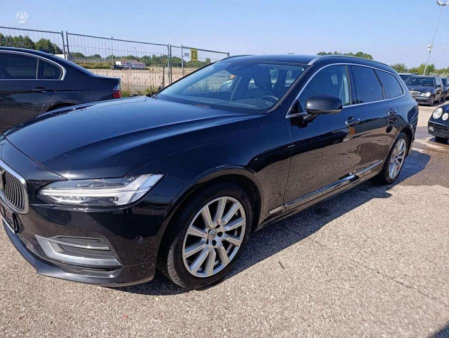 Black Volvo V90 2019 in Marijampole, with an engine capacity of 1.97 L and mileage of 257 thousand km for 8700 €, photo 24 on AUTOMOTO.COM.LV