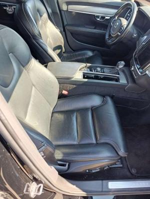 Black Volvo V90 2019 in Marijampole, with an engine capacity of 1.97 L and mileage of 257 thousand km for 8700 €, photo 27 on AUTOMOTO.COM.LV