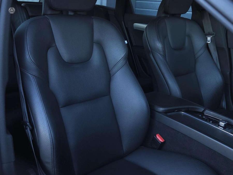 Melns Volvo V90 2019 Kauņa, ar dzinēja tilpumu 2.00 L un nobraukumu 270 tūkst. km par 15500 €, foto 13 vietnē AUTOMOTO.COM.LV