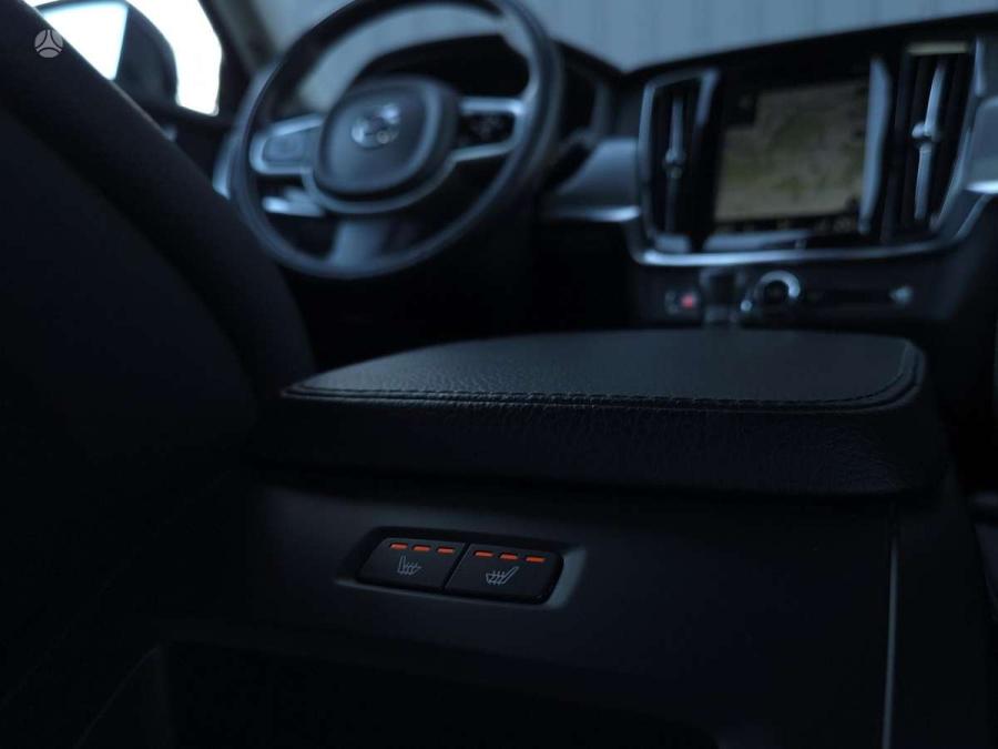Melns Volvo V90 2019 Kauņa, ar dzinēja tilpumu 2.00 L un nobraukumu 270 tūkst. km par 15500 €, foto 16 vietnē AUTOMOTO.COM.LV