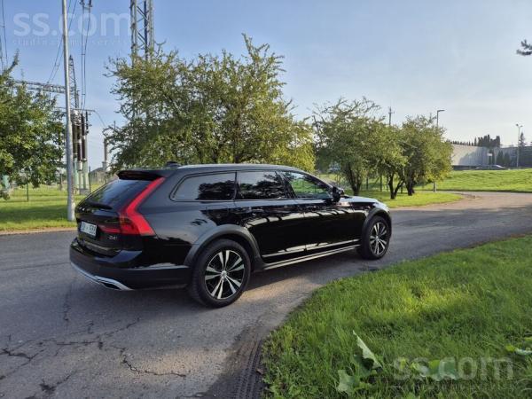 Melns Volvo V90 2019 Rīga, ar dzinēja tilpumu 2.00 L un nobraukumu 254 tūkst. km par 19500 €, foto 5 vietnē AUTOMOTO.COM.LV
