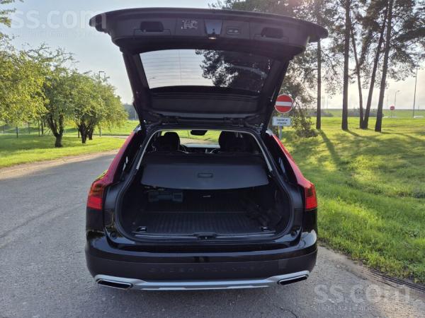 Melns Volvo V90 2019 Rīga, ar dzinēja tilpumu 2.00 L un nobraukumu 254 tūkst. km par 19500 €, foto 9 vietnē AUTOMOTO.COM.LV