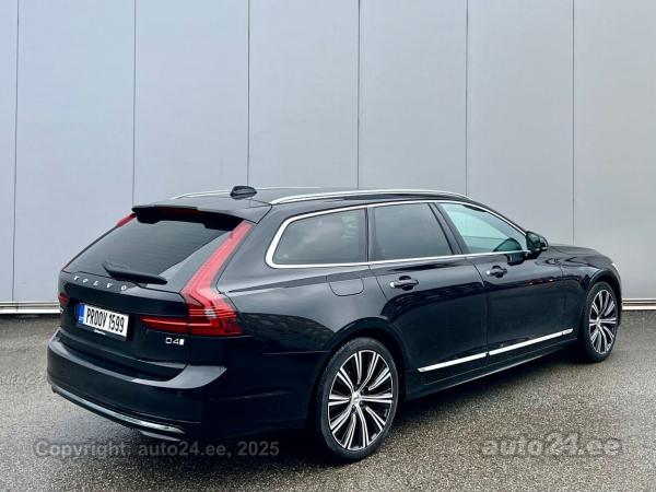 Black Volvo V90 2020 in Tallinn, with an engine capacity of 2.00 L and mileage of 200 thousand km for 21999 €, photo 6 on AUTOMOTO.COM.LV