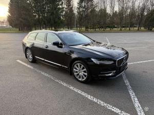 Black Volvo V90 2020 in Joniskis, with an engine capacity of 1.97 L and mileage of 45 thousand km for 27500 €, photo 4 on AUTOMOTO.COM.LV