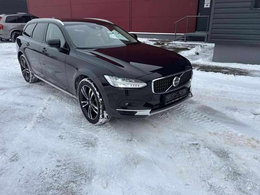 Melns Volvo V90 2020 Kauņa, ar dzinēja tilpumu 1.97 L un nobraukumu 208 tūkst. km par 21900 €, foto 1 vietnē AUTOMOTO.COM.LV