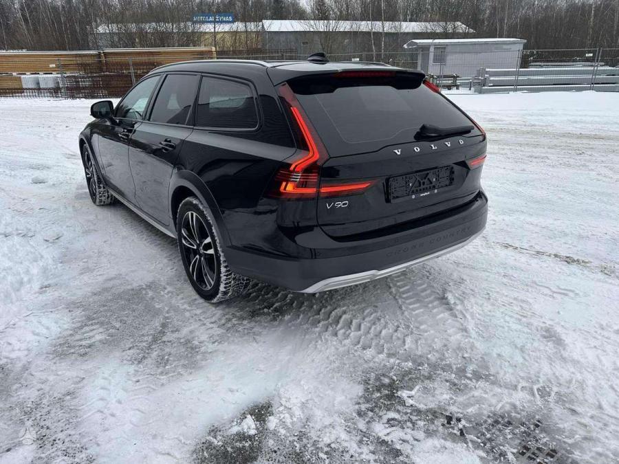Melns Volvo V90 2020 Kauņa, ar dzinēja tilpumu 1.97 L un nobraukumu 208 tūkst. km par 21900 €, foto 2 vietnē AUTOMOTO.COM.LV