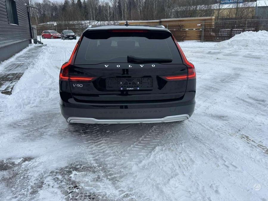 Melns Volvo V90 2020 Kauņa, ar dzinēja tilpumu 1.97 L un nobraukumu 208 tūkst. km par 21900 €, foto 4 vietnē AUTOMOTO.COM.LV