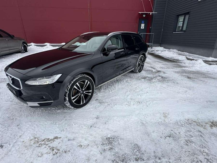Melns Volvo V90 2020 Kauņa, ar dzinēja tilpumu 1.97 L un nobraukumu 208 tūkst. km par 21900 €, foto 6 vietnē AUTOMOTO.COM.LV