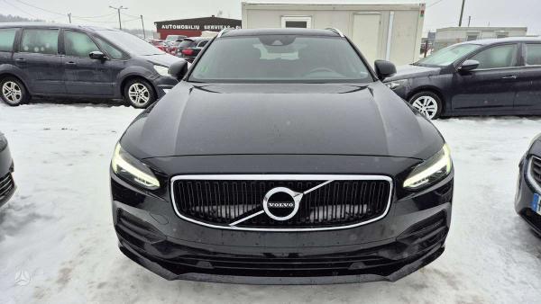 Melns Volvo V90 2020 Viļņa, ar dzinēja tilpumu 1.97 L un nobraukumu 260 tūkst. km par 15699 €, foto 2 vietnē AUTOMOTO.COM.LV