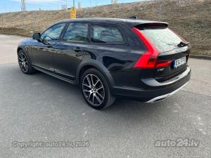 Black Volvo V90 2020 in Tallinn, with an engine capacity of 2.00 L and mileage of 193 thousand km for 27500 €, photo 3 on AUTOMOTO.COM.LV