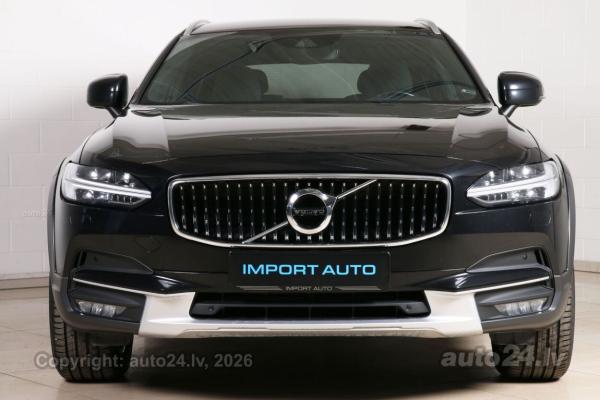 Black Volvo V90 2020 in Parnu, with an engine capacity of 2.00 L and mileage of 144 thousand km for 22990 €, photo 2 on AUTOMOTO.COM.LV