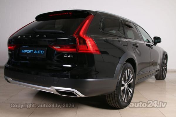 Black Volvo V90 2020 in Parnu, with an engine capacity of 2.00 L and mileage of 144 thousand km for 22990 €, photo 6 on AUTOMOTO.COM.LV