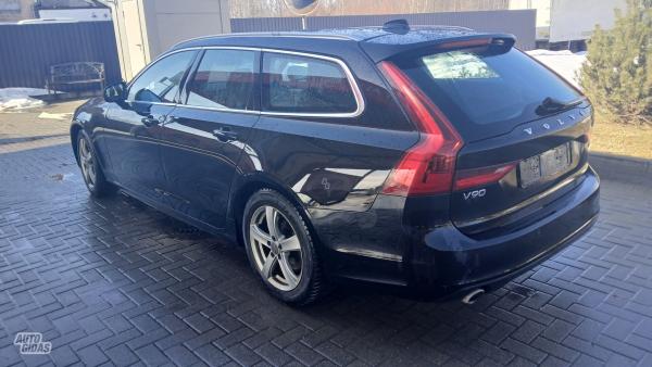 Melns Volvo V90 2020 Viļņa, ar dzinēja tilpumu 2.00 L un nobraukumu 395 tūkst. km par 9450 €, foto 8 vietnē AUTOMOTO.COM.LV