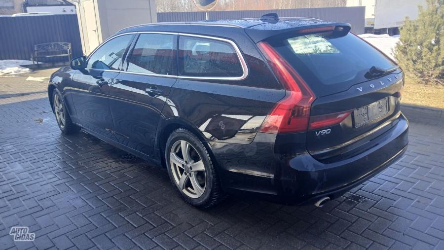Melns Volvo V90 2020 Viļņa, ar dzinēja tilpumu 2.00 L un nobraukumu 395 tūkst. km par 9450 €, foto 9 vietnē AUTOMOTO.COM.LV