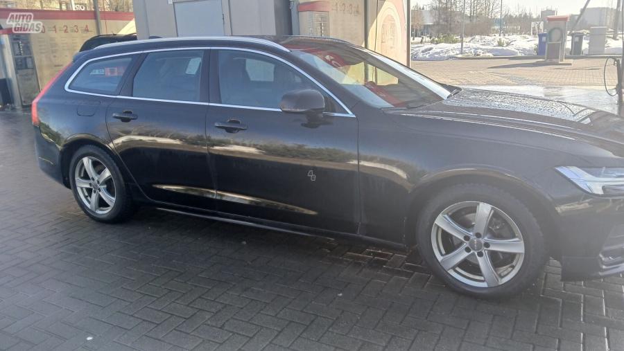 Melns Volvo V90 2020 Viļņa, ar dzinēja tilpumu 2.00 L un nobraukumu 395 tūkst. km par 9450 €, foto 12 vietnē AUTOMOTO.COM.LV