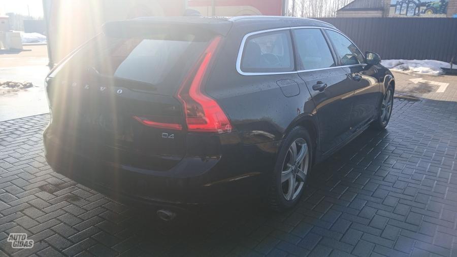 Melns Volvo V90 2020 Viļņa, ar dzinēja tilpumu 2.00 L un nobraukumu 395 tūkst. km par 9450 €, foto 13 vietnē AUTOMOTO.COM.LV