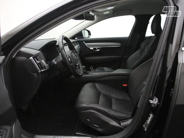Black Volvo V90 2020 in Vilnius, with an engine capacity of 2.00 L and mileage of 143 thousand km for 20299 €, photo 4 on AUTOMOTO.COM.LV