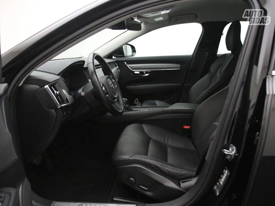 Melns Volvo V90 2020 Viļņa, ar dzinēja tilpumu 2.00 L un nobraukumu 143 tūkst. km par 20299 €, foto 5 vietnē AUTOMOTO.COM.LV