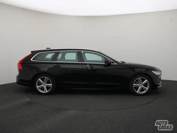 Black Volvo V90 2020 in Vilnius, with an engine capacity of 2.00 L and mileage of 143 thousand km for 20299 €, photo 9 on AUTOMOTO.COM.LV