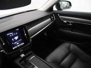 Melns Volvo V90 2020 Viļņa, ar dzinēja tilpumu 2.00 L un nobraukumu 143 tūkst. km par 20299 €, foto 22 vietnē AUTOMOTO.COM.LV