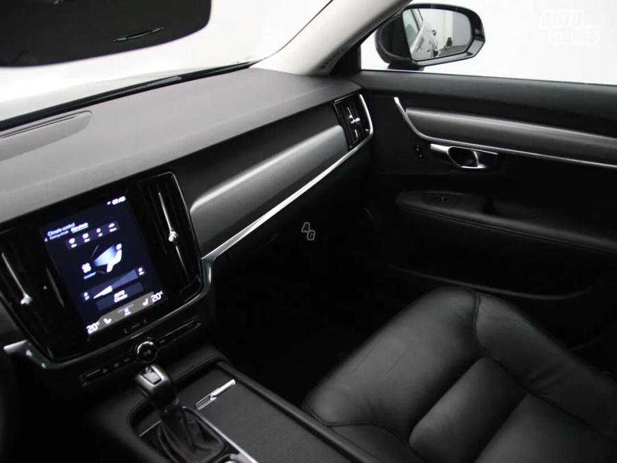 Melns Volvo V90 2020 Viļņa, ar dzinēja tilpumu 2.00 L un nobraukumu 143 tūkst. km par 20299 €, foto 22 vietnē AUTOMOTO.COM.LV