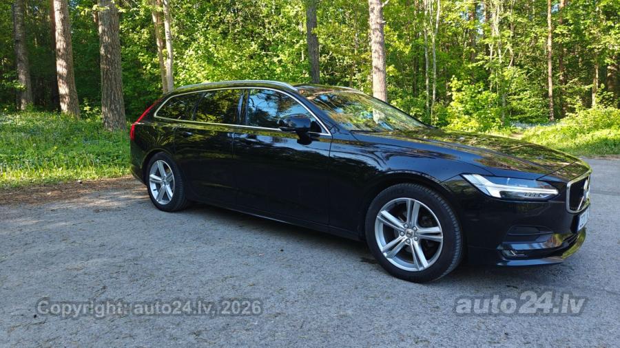 Black Volvo V90 2020 in Rakvere, with an engine capacity of 2.00 L and mileage of 165 thousand km for 23000 €, photo 3 on AUTOMOTO.COM.LV