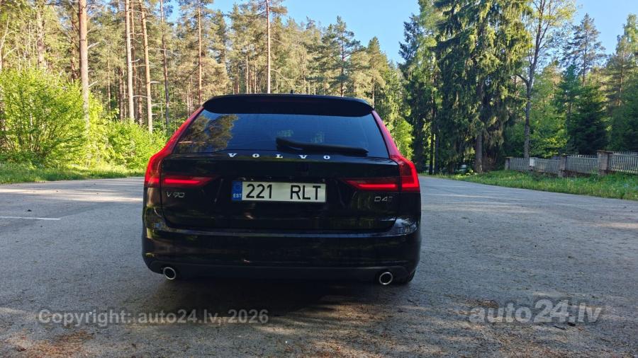 Black Volvo V90 2020 in Rakvere, with an engine capacity of 2.00 L and mileage of 165 thousand km for 23000 €, photo 5 on AUTOMOTO.COM.LV